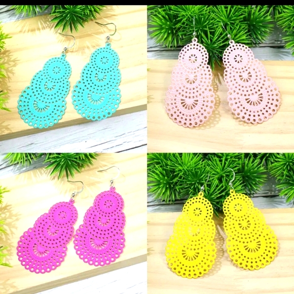 independent | Jewelry | Set Of Four Earrings Colors As Shown All New ...